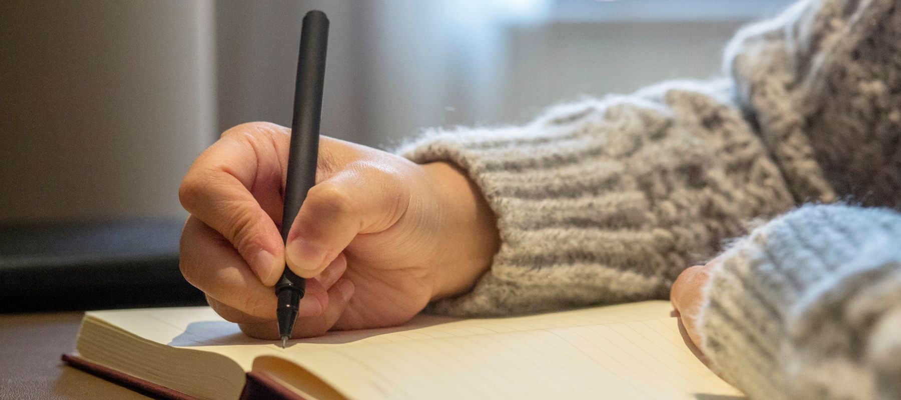 [Mới nhất] Tải trọn bộ đề IELTS Writing kèm bài mẫu cực hay - IELTS Arena